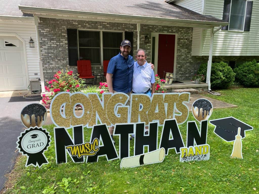 DIY GRADUATION YARD SIGN
